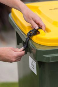 Selwyn District Council - Wheelie bin lid clip
